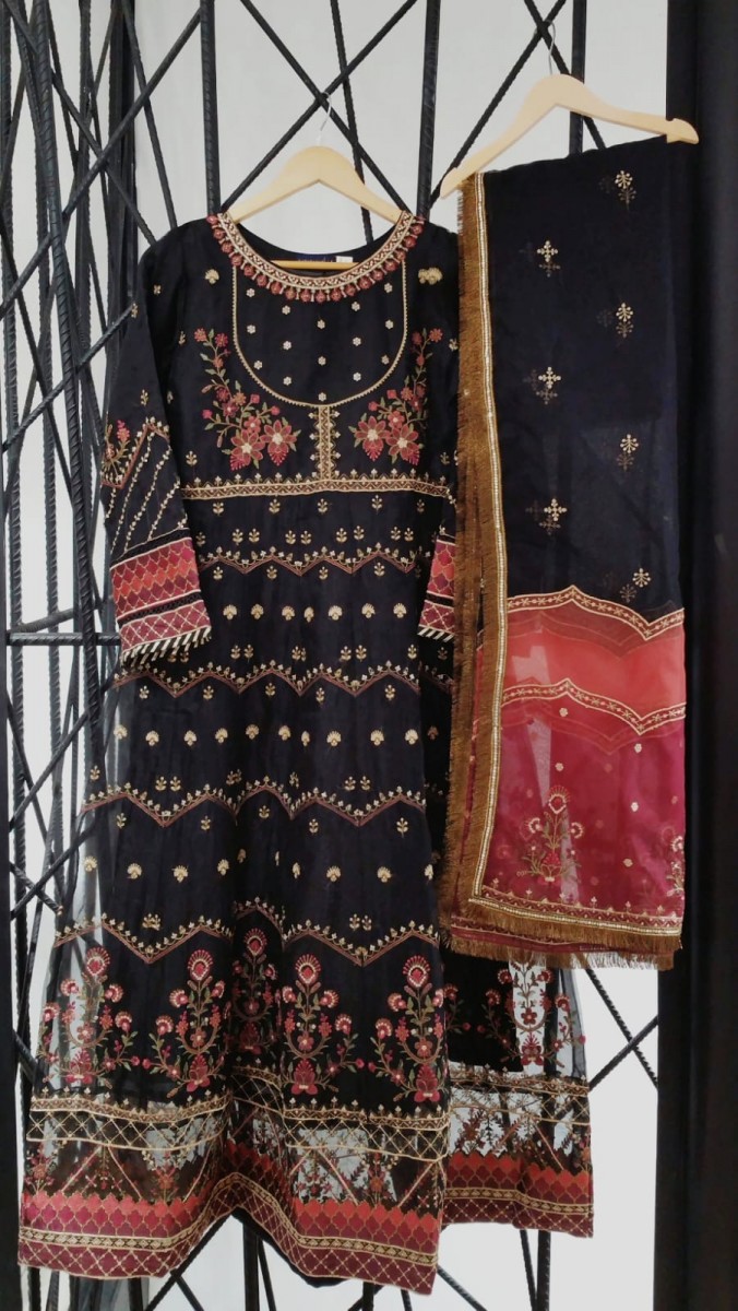 Sada Bahar Stitched 2 Piece Festive Formal Collection2023 Hp 18 Black ...